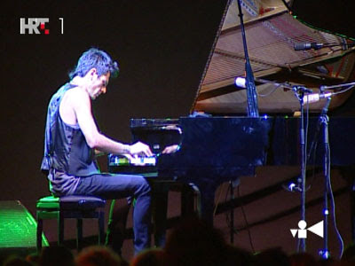 design mode: 3 CONTEMPORARY ARTISTS BY CHERYL YIP - 3